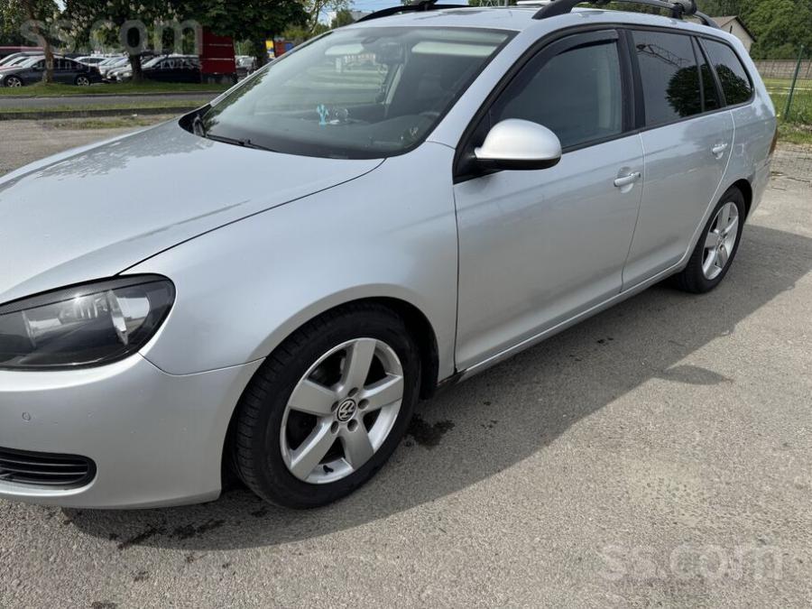 Grey Volkswagen Golf 2013 in Riga, with an engine capacity of 1.60 L and mileage of 272 thousand km for 2700 €, photo 7 on AUTOMOTO.COM.LV