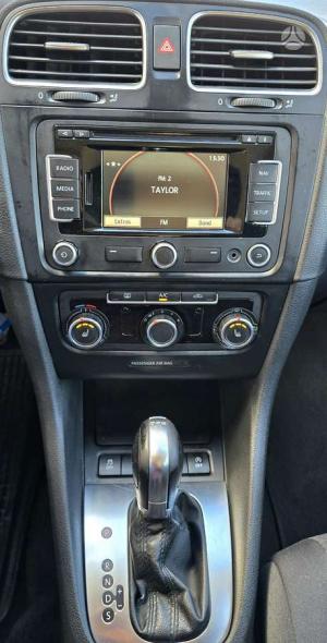 Grey Volkswagen Golf 2013 in Kretinga, with an engine capacity of 1.60 L and mileage of 288 thousand km for 4750 €, photo 29 on AUTOMOTO.COM.LV