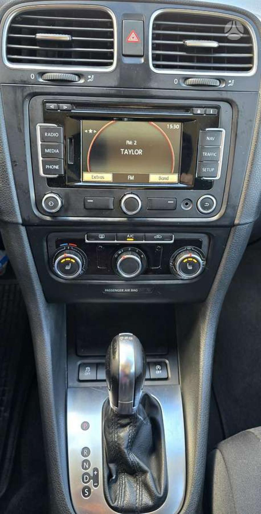 Grey Volkswagen Golf 2013 in Kretinga, with an engine capacity of 1.60 L and mileage of 288 thousand km for 4750 €, photo 29 on AUTOMOTO.COM.LV