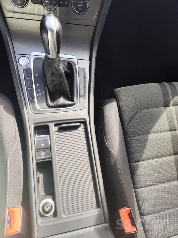 Grey Volkswagen Golf 2013 in Riga, with an engine capacity of 1.40 L and mileage of 369 thousand km for 6000 €, photo 8 on AUTOMOTO.COM.LV
