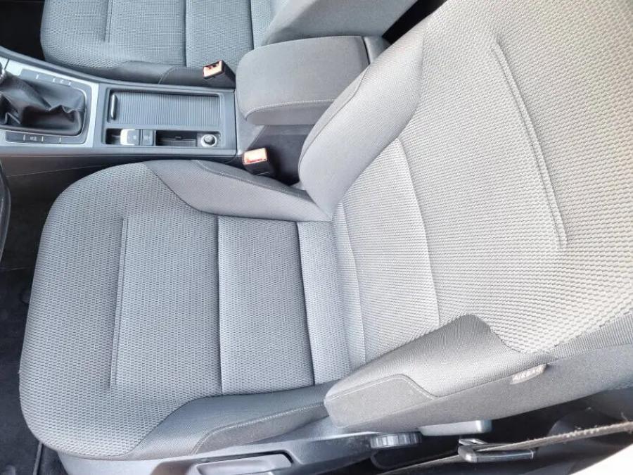 Pelēks Volkswagen Golf 2013 Jēkabpils, ar dzinēja tilpumu 1.60 L un nobraukumu 210 tūkst. km par 7900 €, foto 16 vietnē AUTOMOTO.COM.LV