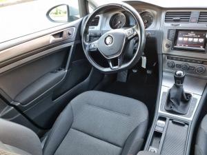 Pelēks Volkswagen Golf 2013 Jēkabpils, ar dzinēja tilpumu 1.60 L un nobraukumu 210 tūkst. km par 7900 €, foto 24 vietnē AUTOMOTO.COM.LV