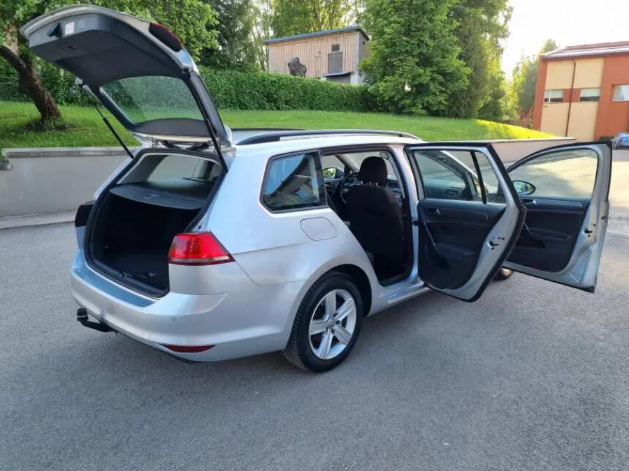 Pelēks Volkswagen Golf 2013 Jēkabpils, ar dzinēja tilpumu 1.60 L un nobraukumu 210 tūkst. km par 7900 €, foto 26 vietnē AUTOMOTO.COM.LV