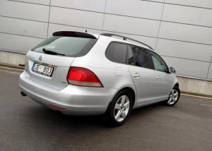 Grey Volkswagen Golf 2013 in Riga, with an engine capacity of 1.60 L and mileage of 315 thousand km for 3990 €, photo 3 on AUTOMOTO.COM.LV