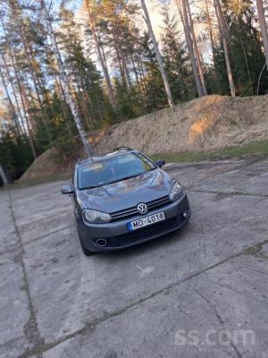 Pelēks Volkswagen Golf 2013 Alūksne, ar dzinēja tilpumu 1.60 L un nobraukumu 427 tūkst. km par 1800 €, foto  vietnē AUTOMOTO.COM.LV
