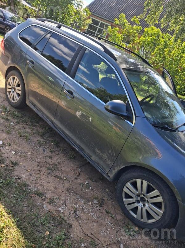 Grey Volkswagen Golf 2013 in Aluksne, with an engine capacity of 1.60 L and mileage of 427 thousand km for 1800 €, photo 2 on AUTOMOTO.COM.LV