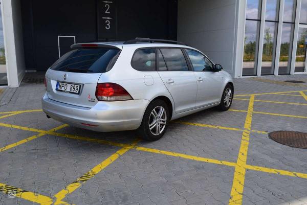 Grey Volkswagen Golf 2013 in Vilnius, with an engine capacity of 1.60 L and mileage of 356 thousand km for 3250 €, photo 7 on AUTOMOTO.COM.LV