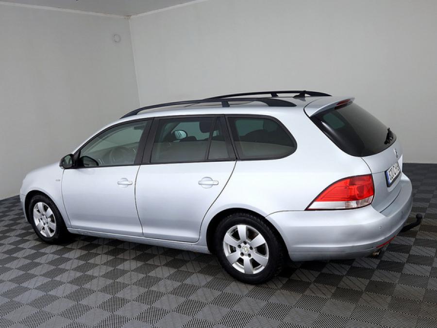 Grey Volkswagen Golf 2013 in Tallinn, with an engine capacity of 1.60 L and mileage of 310 thousand km for 1999 €, photo 5 on AUTOMOTO.COM.LV