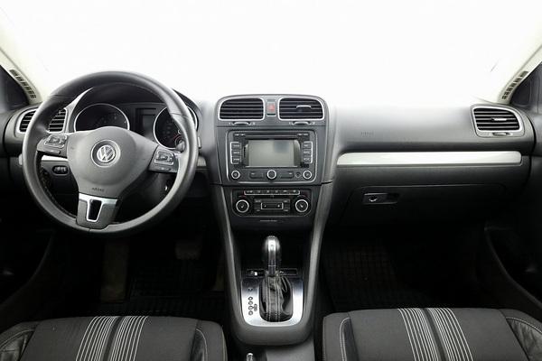 Pelēks Volkswagen Golf 2013 Tallina, ar dzinēja tilpumu 1.60 L un nobraukumu 310 tūkst. km par 1999 €, foto 5 vietnē AUTOMOTO.COM.LV