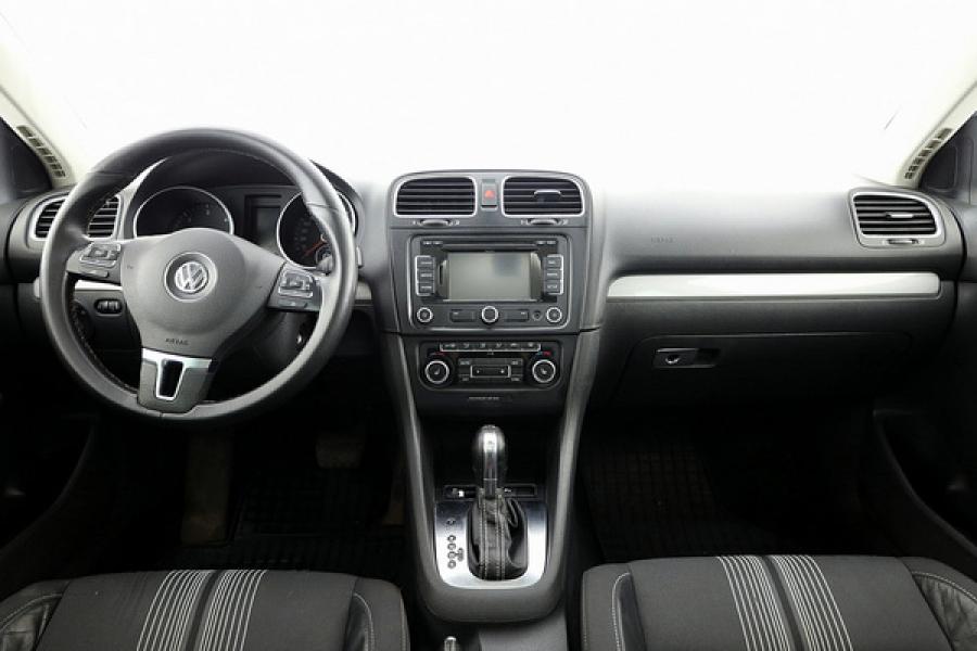 Grey Volkswagen Golf 2013 in Tallinn, with an engine capacity of 1.60 L and mileage of 310 thousand km for 1999 €, photo 6 on AUTOMOTO.COM.LV