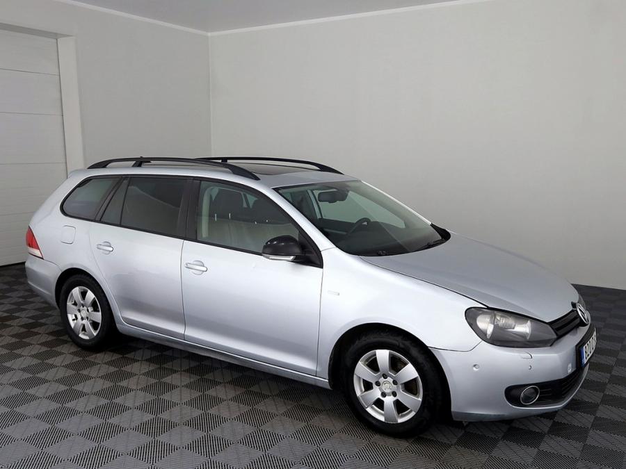 Grey Volkswagen Golf 2013 in Tallinn, with an engine capacity of 1.60 L and mileage of 310 thousand km for 1999 €, photo 11 on AUTOMOTO.COM.LV