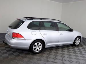 Grey Volkswagen Golf 2013 in Tallinn, with an engine capacity of 1.60 L and mileage of 310 thousand km for 1999 €, photo 13 on AUTOMOTO.COM.LV