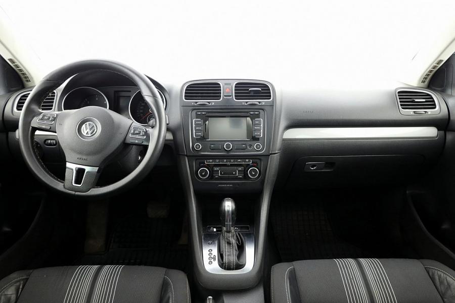 Grey Volkswagen Golf 2013 in Tallinn, with an engine capacity of 1.60 L and mileage of 310 thousand km for 1999 €, photo 15 on AUTOMOTO.COM.LV