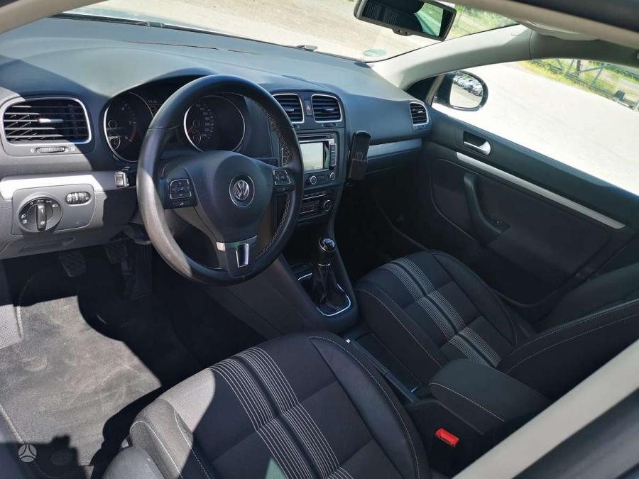 Grey Volkswagen Golf 2013 in Radviliskis, with an engine capacity of 1.60 L and mileage of 205 thousand km for 4450 €, photo 13 on AUTOMOTO.COM.LV