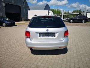Grey Volkswagen Golf 2013 in Radviliskis, with an engine capacity of 1.60 L and mileage of 205 thousand km for 4450 €, photo 16 on AUTOMOTO.COM.LV