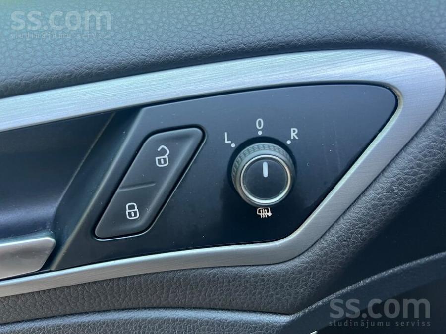 Grey Volkswagen Golf 2013 in Riga, with an engine capacity of 1.40 L and mileage of 0 thousand km for 6399 €, photo 15 on AUTOMOTO.COM.LV