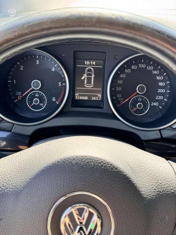 Pelēks Volkswagen Golf 2013 Viļņa, ar dzinēja tilpumu 1.60 L un nobraukumu 324 tūkst. km par 1500 €, foto 8 vietnē AUTOMOTO.COM.LV