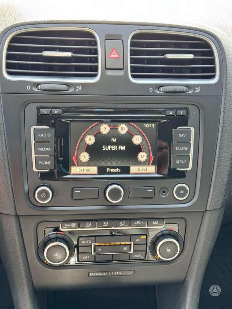 Grey Volkswagen Golf 2013 in Vilnius, with an engine capacity of 1.60 L and mileage of 324 thousand km for 1500 €, photo 11 on AUTOMOTO.COM.LV
