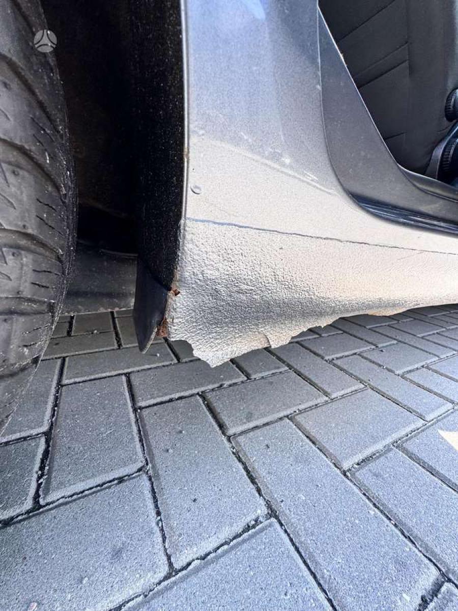Grey Volkswagen Golf 2013 in Vilnius, with an engine capacity of 1.60 L and mileage of 324 thousand km for 1500 €, photo 25 on AUTOMOTO.COM.LV