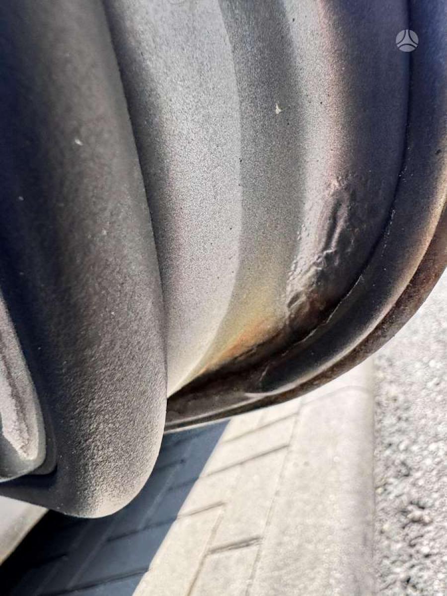 Grey Volkswagen Golf 2013 in Vilnius, with an engine capacity of 1.60 L and mileage of 324 thousand km for 1500 €, photo 26 on AUTOMOTO.COM.LV