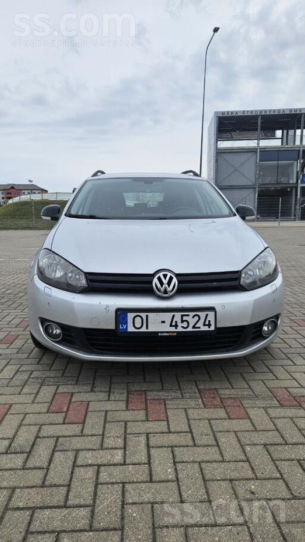 Grey Volkswagen Golf 2013 in Valmiera, with an engine capacity of 1.60 L and mileage of 206 thousand km for 3800 €, photo 2 on AUTOMOTO.COM.LV