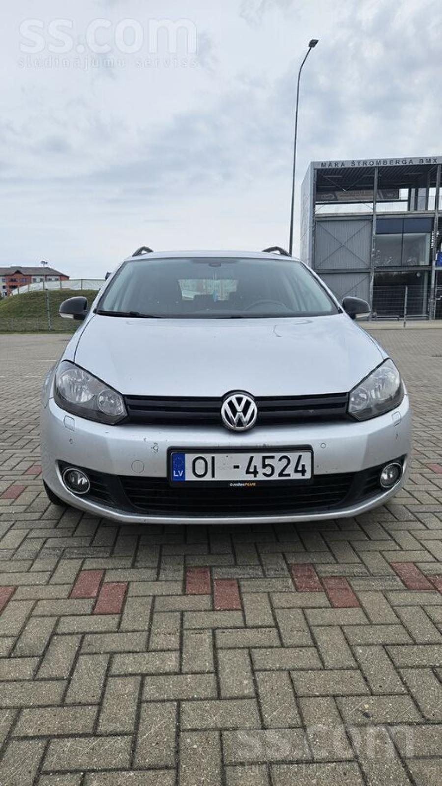 Pelēks Volkswagen Golf 2013 Valmiera, ar dzinēja tilpumu 1.60 L un nobraukumu 206 tūkst. km par 3800 €, foto 3 vietnē AUTOMOTO.COM.LV