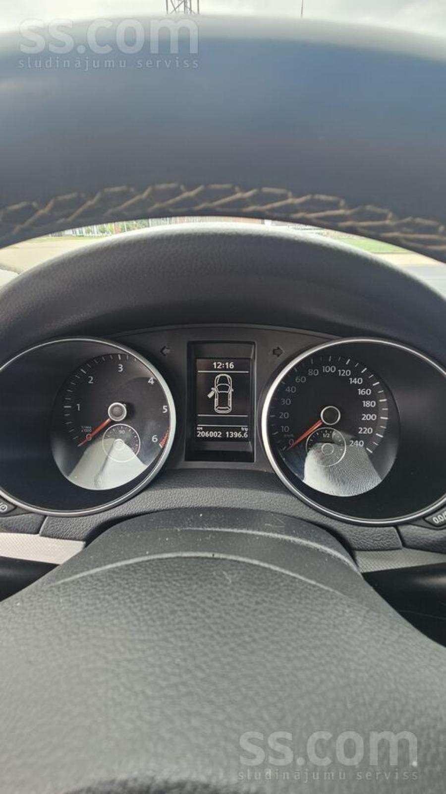 Pelēks Volkswagen Golf 2013 Valmiera, ar dzinēja tilpumu 1.60 L un nobraukumu 206 tūkst. km par 3800 €, foto 10 vietnē AUTOMOTO.COM.LV