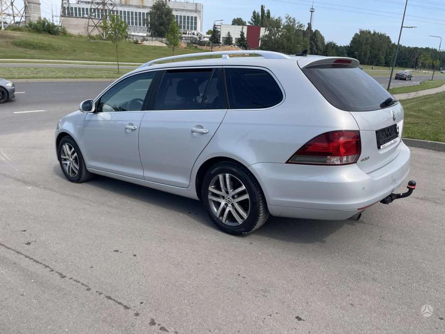 Grey Volkswagen Golf 2013 in Kaunas, with an engine capacity of 1.60 L and mileage of 268 thousand km for 3950 €, photo 15 on AUTOMOTO.COM.LV