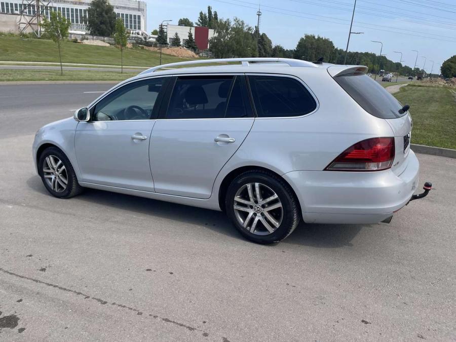 Grey Volkswagen Golf 2013 in Kaunas, with an engine capacity of 1.60 L and mileage of 268 thousand km for 3950 €, photo 16 on AUTOMOTO.COM.LV