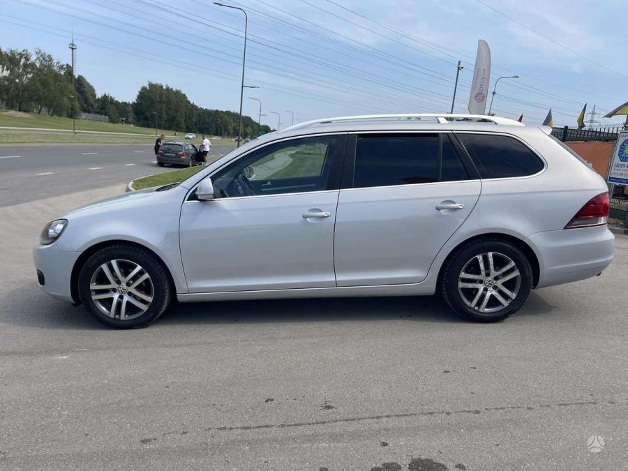 Grey Volkswagen Golf 2013 in Kaunas, with an engine capacity of 1.60 L and mileage of 268 thousand km for 3950 €, photo 17 on AUTOMOTO.COM.LV