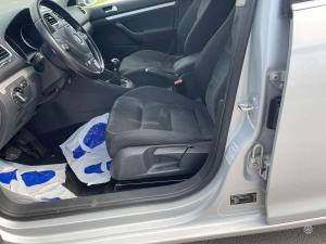 Grey Volkswagen Golf 2013 in Kaunas, with an engine capacity of 1.60 L and mileage of 268 thousand km for 3950 €, photo 25 on AUTOMOTO.COM.LV