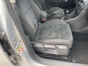 Grey Volkswagen Golf 2013 in Kaunas, with an engine capacity of 1.60 L and mileage of 268 thousand km for 3950 €, photo 29 on AUTOMOTO.COM.LV