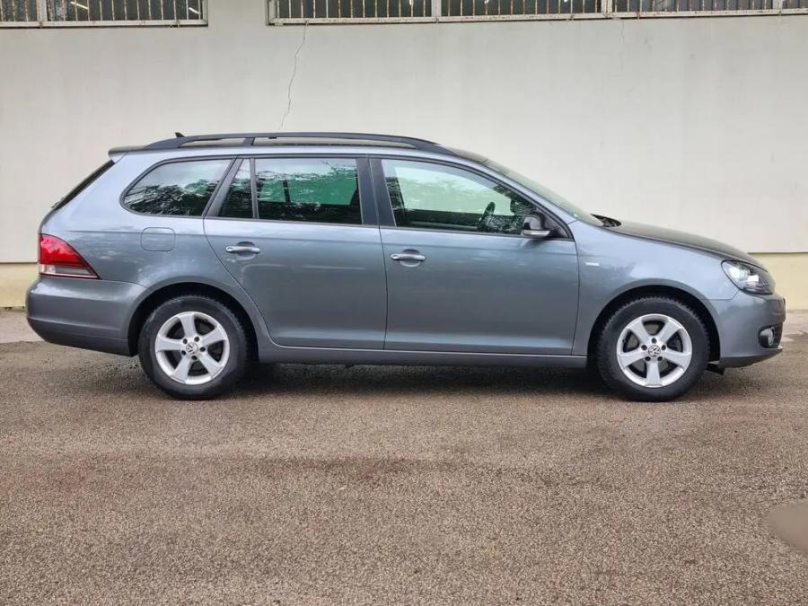 Pelēks Volkswagen Golf 2013 Ogre, ar dzinēja tilpumu 1.20 L un nobraukumu 209 tūkst. km par 5950 €, foto 5 vietnē AUTOMOTO.COM.LV