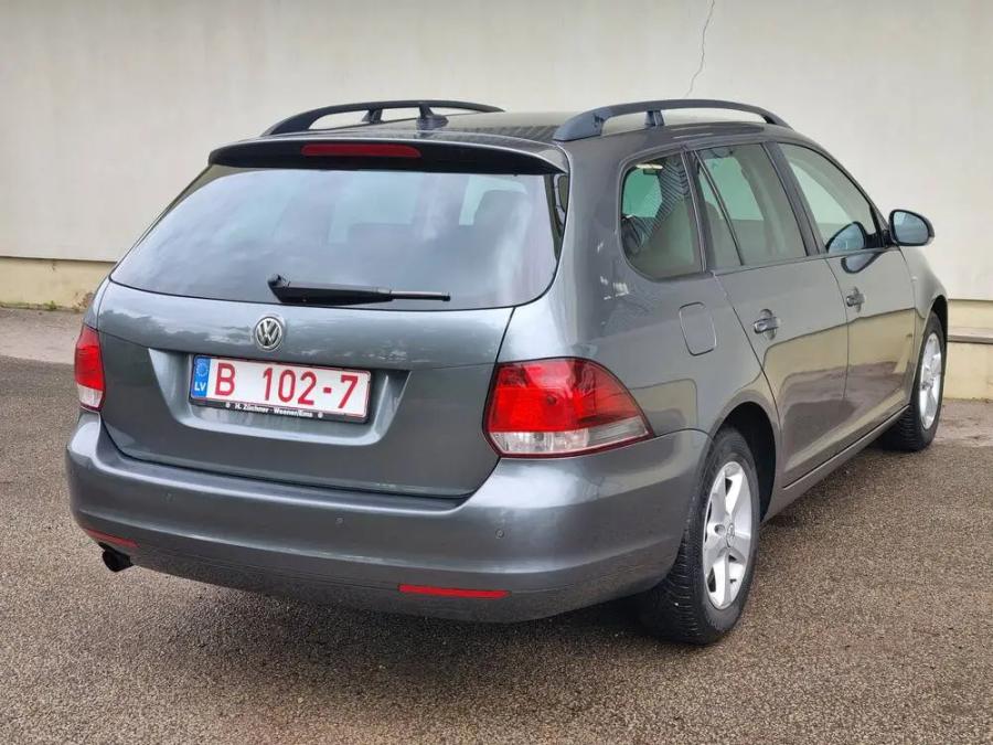 Pelēks Volkswagen Golf 2013 Ogre, ar dzinēja tilpumu 1.20 L un nobraukumu 209 tūkst. km par 5950 €, foto 7 vietnē AUTOMOTO.COM.LV