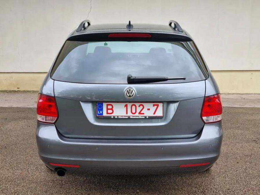 Pelēks Volkswagen Golf 2013 Ogre, ar dzinēja tilpumu 1.20 L un nobraukumu 209 tūkst. km par 5950 €, foto 8 vietnē AUTOMOTO.COM.LV
