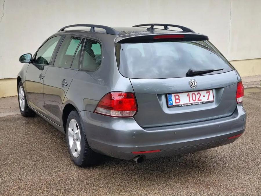 Pelēks Volkswagen Golf 2013 Ogre, ar dzinēja tilpumu 1.20 L un nobraukumu 209 tūkst. km par 5950 €, foto 9 vietnē AUTOMOTO.COM.LV