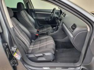 Pelēks Volkswagen Golf 2013 Ogre, ar dzinēja tilpumu 1.20 L un nobraukumu 209 tūkst. km par 5950 €, foto 10 vietnē AUTOMOTO.COM.LV