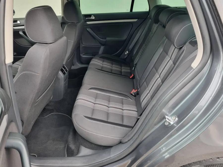 Pelēks Volkswagen Golf 2013 Ogre, ar dzinēja tilpumu 1.20 L un nobraukumu 209 tūkst. km par 5950 €, foto 12 vietnē AUTOMOTO.COM.LV