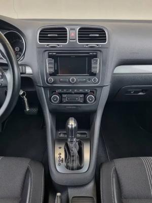 Pelēks Volkswagen Golf 2013 Ogre, ar dzinēja tilpumu 1.20 L un nobraukumu 209 tūkst. km par 5950 €, foto 18 vietnē AUTOMOTO.COM.LV