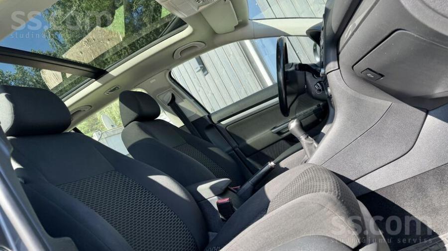 Pelēks Volkswagen Golf 2013 Rīga, ar dzinēja tilpumu 1.60 L un nobraukumu 296 tūkst. km par 3500 €, foto 9 vietnē AUTOMOTO.COM.LV