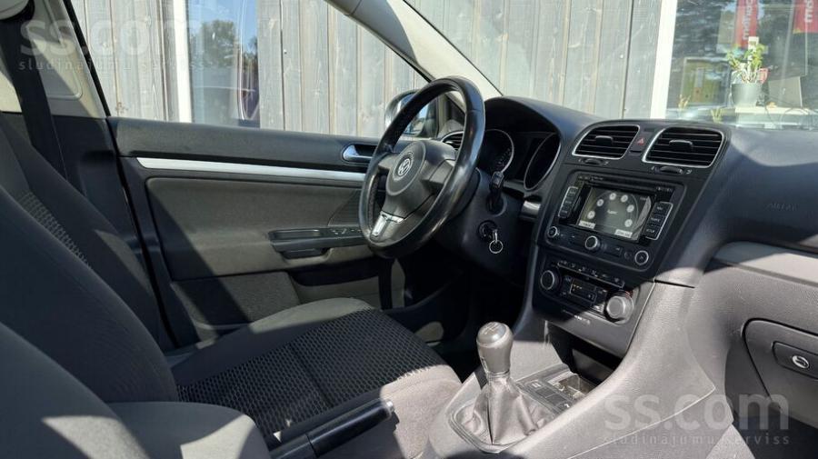 Pelēks Volkswagen Golf 2013 Rīga, ar dzinēja tilpumu 1.60 L un nobraukumu 296 tūkst. km par 3500 €, foto 10 vietnē AUTOMOTO.COM.LV