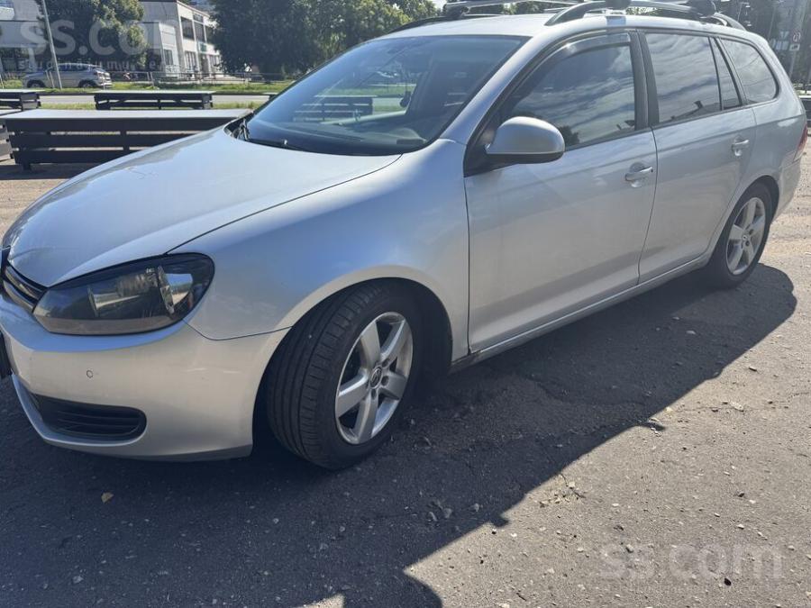 Grey Volkswagen Golf 2013 in Riga, with an engine capacity of 1.60 L and mileage of 280 thousand km for 2000 €, photo 3 on AUTOMOTO.COM.LV