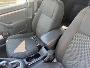 Grey Volkswagen Golf 2013 in Riga, with an engine capacity of 1.60 L and mileage of 280 thousand km for 2000 €, photo 4 on AUTOMOTO.COM.LV