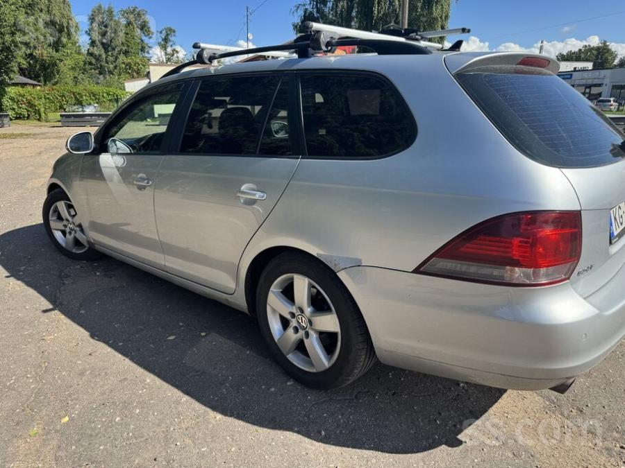 Grey Volkswagen Golf 2013 in Riga, with an engine capacity of 1.60 L and mileage of 280 thousand km for 2000 €, photo 5 on AUTOMOTO.COM.LV