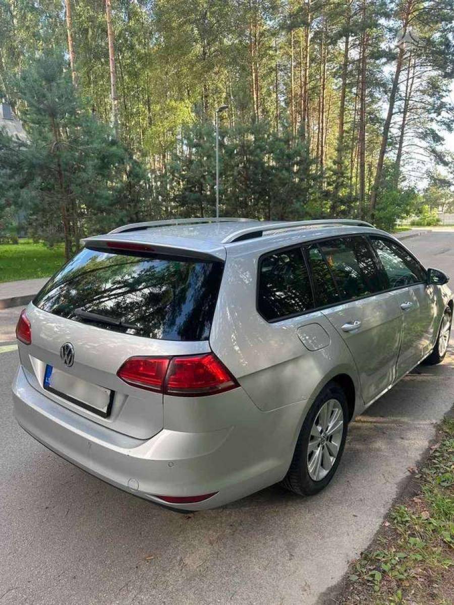Grey Volkswagen Golf 2013 in Vilnius, with an engine capacity of 1.40 L and mileage of 324 thousand km for 3900 €, photo 5 on AUTOMOTO.COM.LV