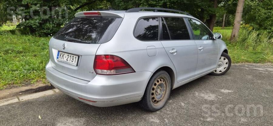 Grey Volkswagen Golf 2013 in Riga, with an engine capacity of 1.60 L and mileage of 259 thousand km for 3200 €, photo 5 on AUTOMOTO.COM.LV