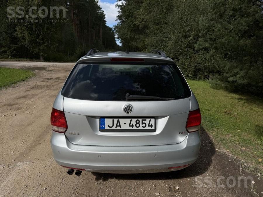 Grey Volkswagen Golf 2013 in Riga, with an engine capacity of 1.40 L and mileage of 210 thousand km for 2600 €, photo 6 on AUTOMOTO.COM.LV