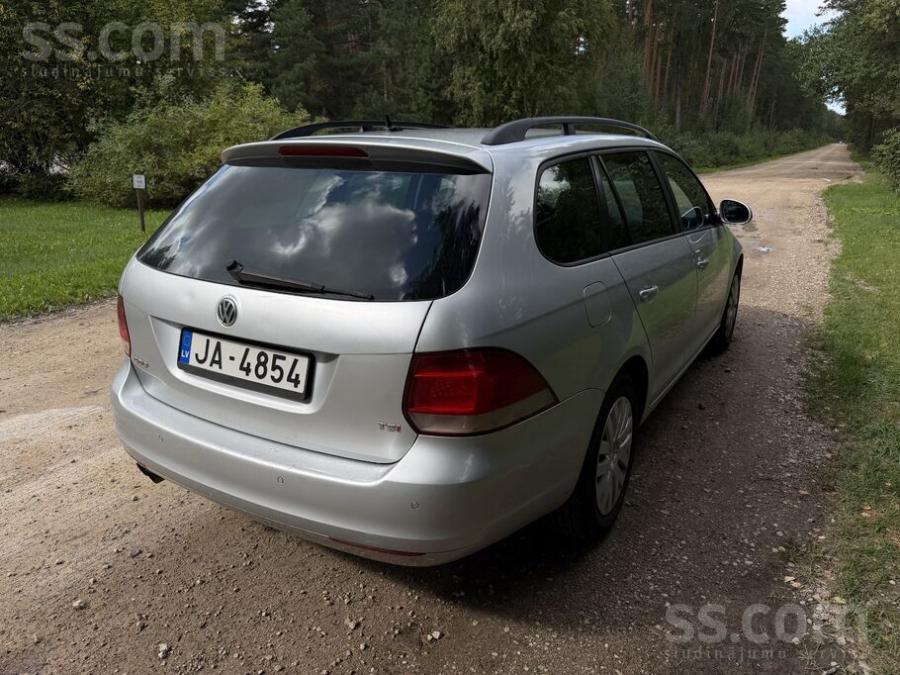 Grey Volkswagen Golf 2013 in Riga, with an engine capacity of 1.40 L and mileage of 210 thousand km for 2600 €, photo 7 on AUTOMOTO.COM.LV