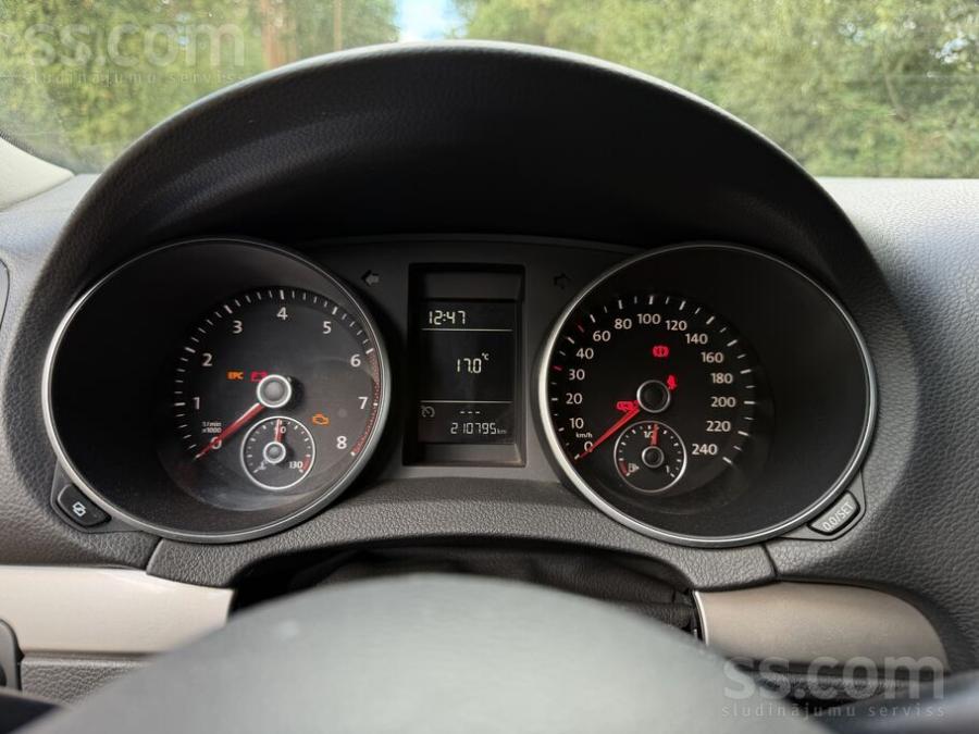 Grey Volkswagen Golf 2013 in Riga, with an engine capacity of 1.40 L and mileage of 210 thousand km for 2600 €, photo 15 on AUTOMOTO.COM.LV