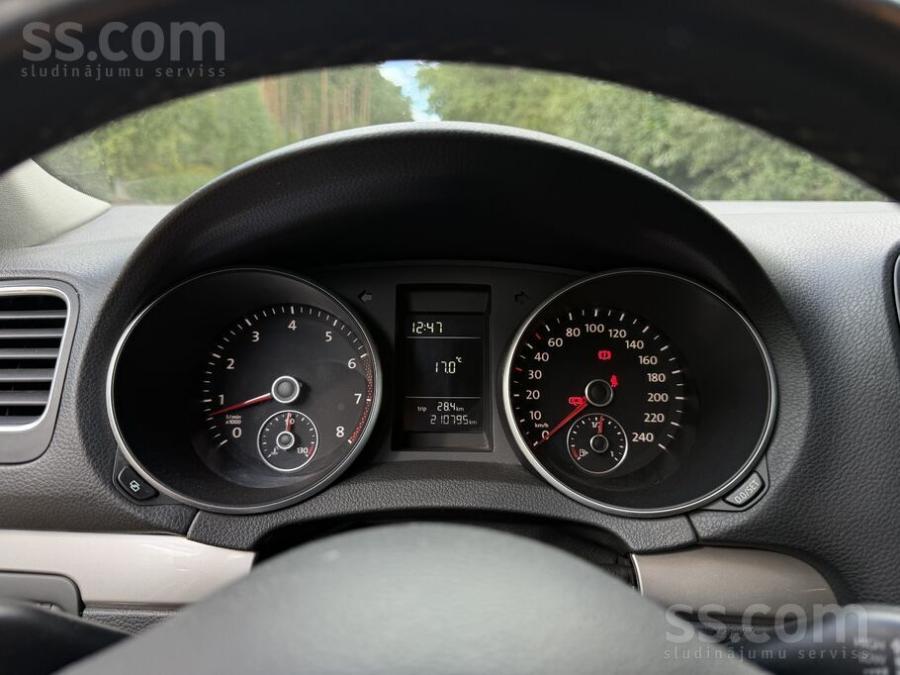 Grey Volkswagen Golf 2013 in Riga, with an engine capacity of 1.40 L and mileage of 210 thousand km for 2600 €, photo 16 on AUTOMOTO.COM.LV